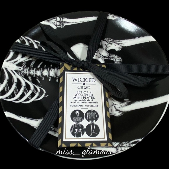 Ciroa | Dining | Set Of 4 Wicked Ciroa Porcelain Skull Skeleton ...